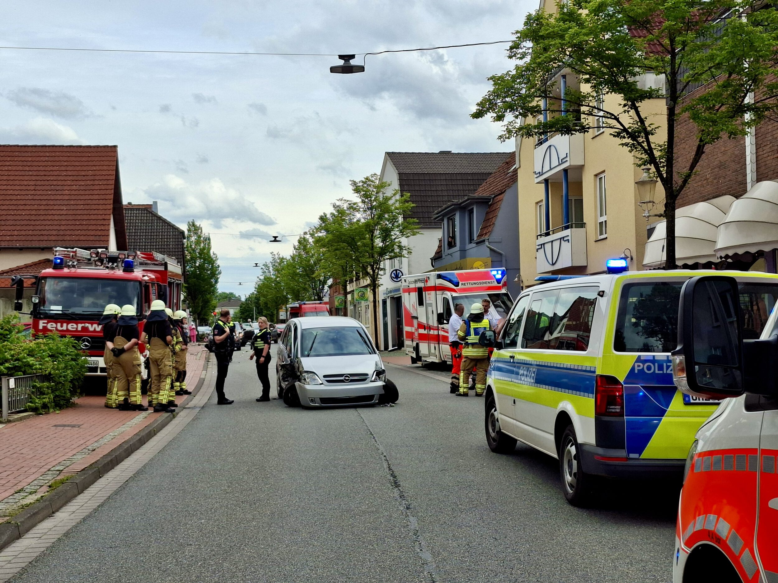 Verkehrsunfall - Freiwillige Feuerwehr Osterholz-Scharmbeck